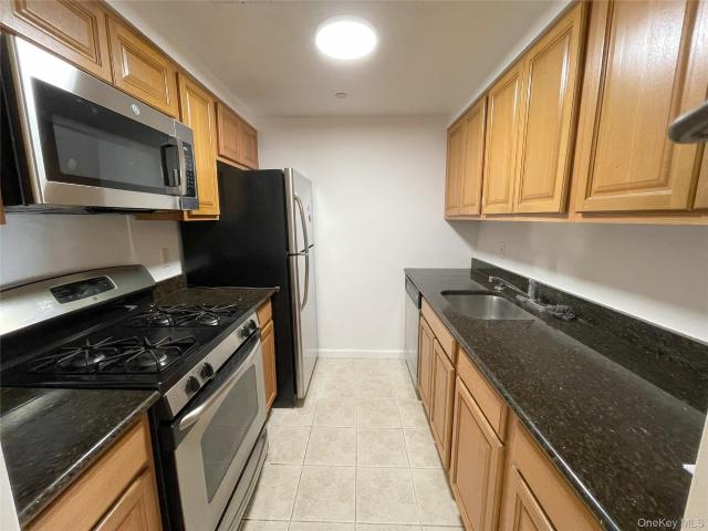 1259 Grant Avenue 8A