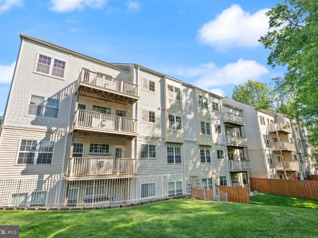 12501 Hayes Ct, Unit 202, Fairfax, VA 22033 | MLS #VAFX2306