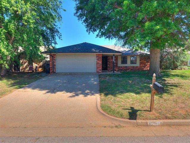 12501 SW 4th St, Yukon, OK 73099