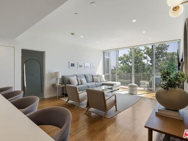 12504 Woodbridge St Unit 402, Studio City, CA 91604