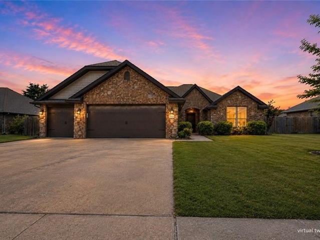 12504 Barranger Dr, Fayetteville, AR 72730