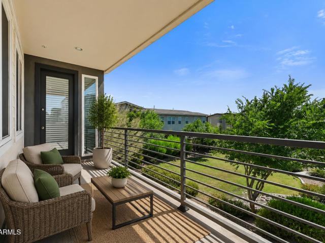 1250 N Abbey Lane # 200