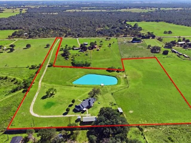 1250 County Road 304, Floresville, TX 78114