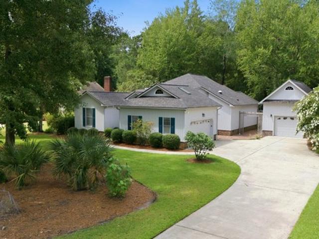 1250 Pine Valley Dr, New Bern, NC 28562