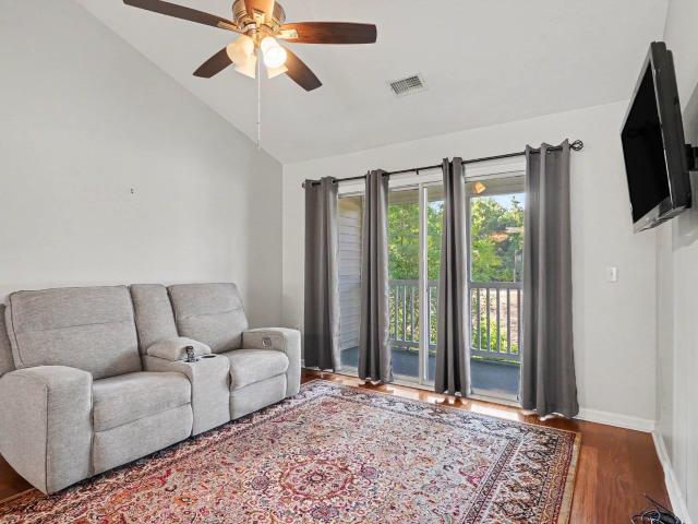 1250 River Oaks Dr. 16E