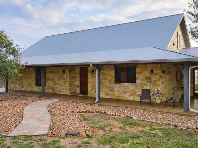 1250 Rocky Hollow Dr
