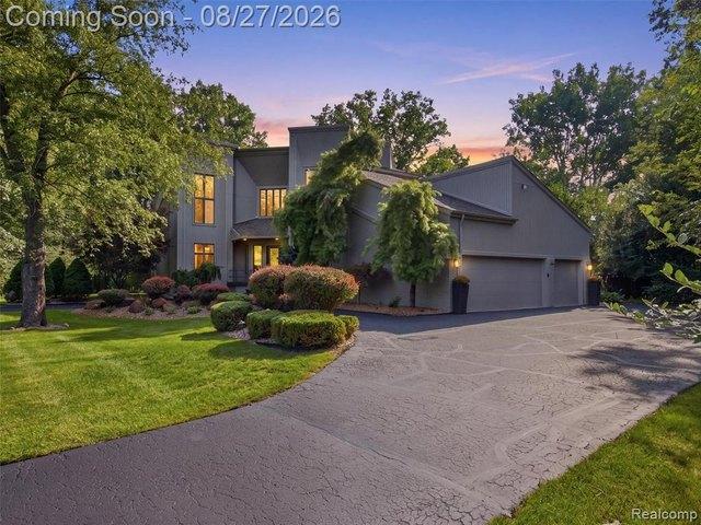 1250 Sunniwood Pl, Oakland Township, MI 48306