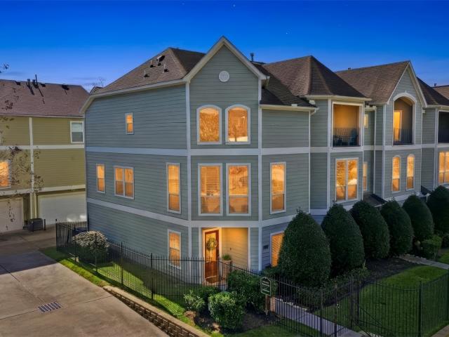 1250 W 18th Street
