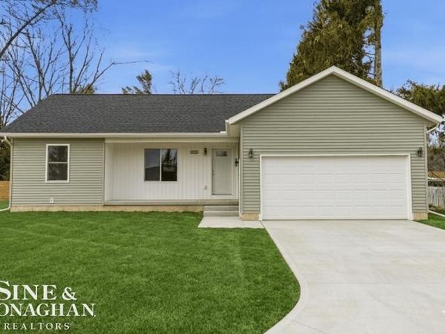 1250 18th St, Marysville, MI 48040