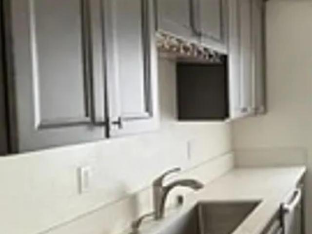 1250 1 Parker Place