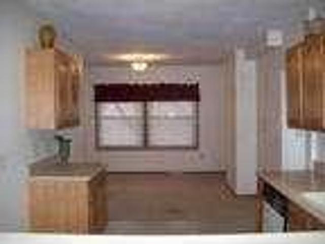 $1250 / 3br 2100ftÂ² Large spacious 3 bedroom, 3 bath