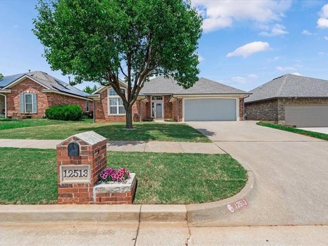 12513 SW 13th St, Yukon, OK 73099