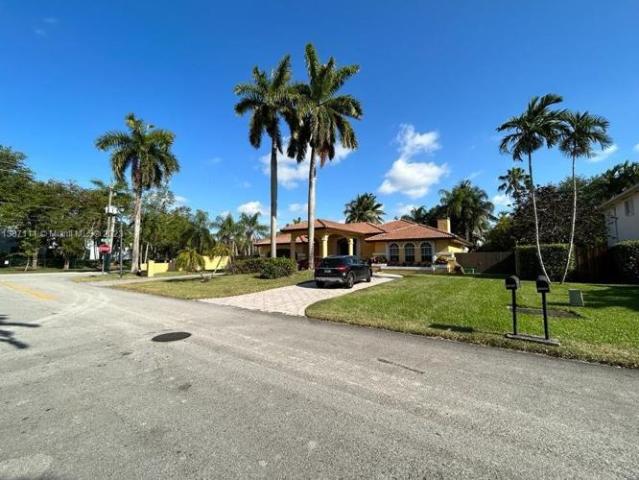 12510 72nd Ter SW, Miami, FL 33183