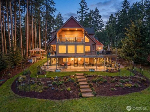 12511 Cole Point Dr, Anderson Island, WA 98303