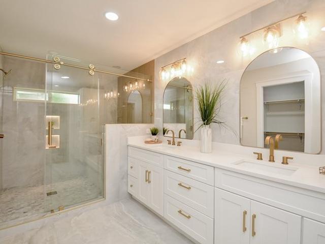 12511 Nova Dr, Houston, TX 77077
