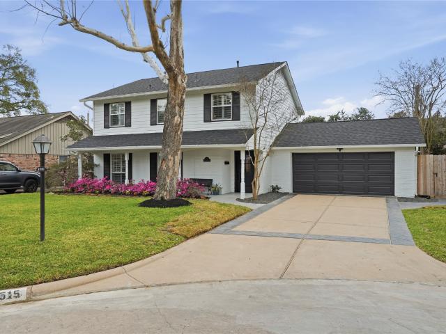 12515 Queensbury Lane