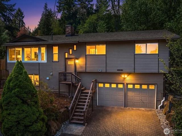 12516 SE 4th Pl, Bellevue, WA 98005