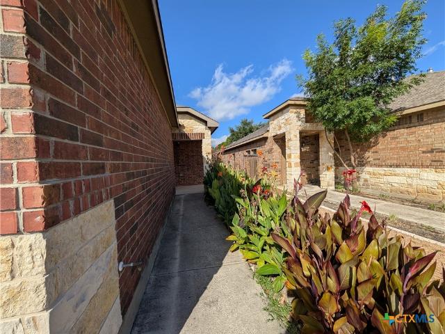 1251 Old FM 306