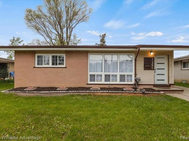 1251 Dufrain Ave, Pontiac, MI 48342