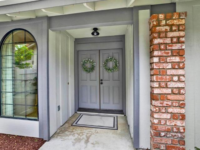 1251 Hatcreek Ct, Vista, CA 92081 | Compass