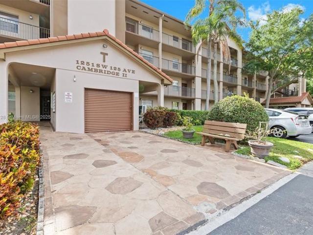 1251 SW 125th Ave Unit 211T, Pembroke Pines, FL 33027