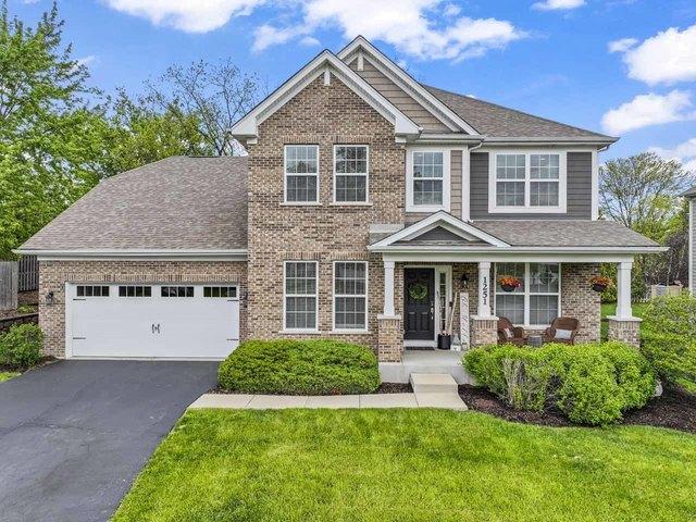 1251 W Thomas Rd, Wheaton, IL 60187