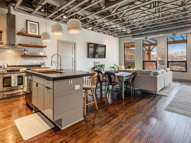 1251 Washington St Unit 4, Grafton, WI 53024