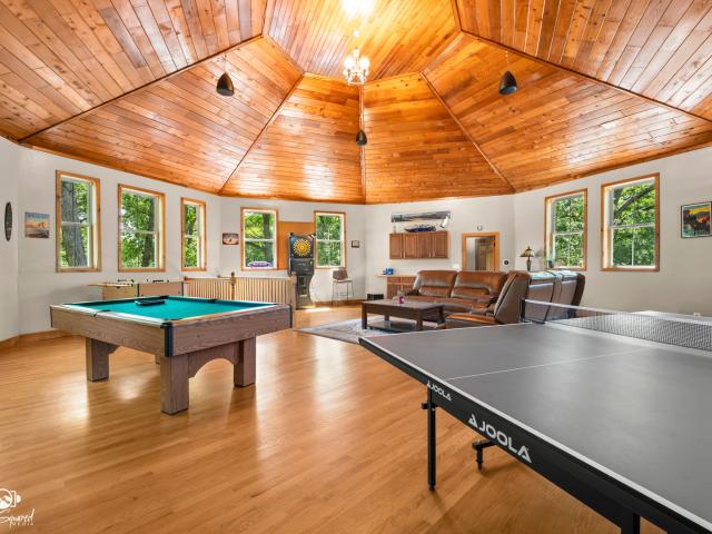 1251 Woodland Court
