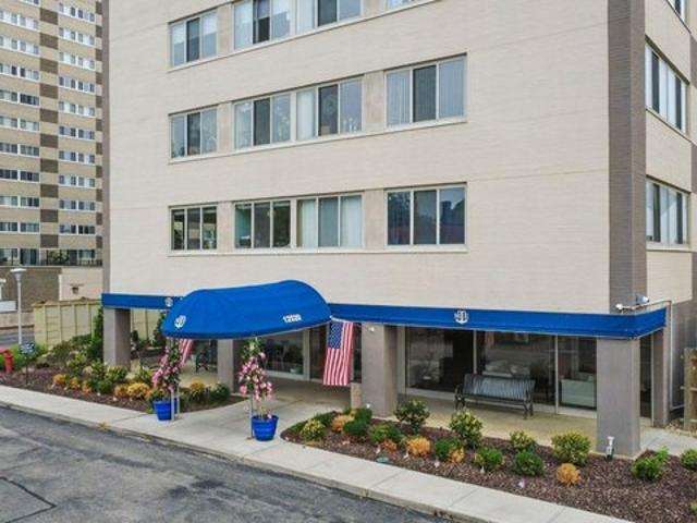 12520 Edgewater Dr Apt 1601, Lakewood, OH 44107
