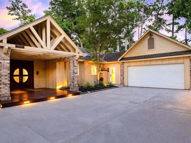 12521 Broken Bough Dr, Houston, TX 77024