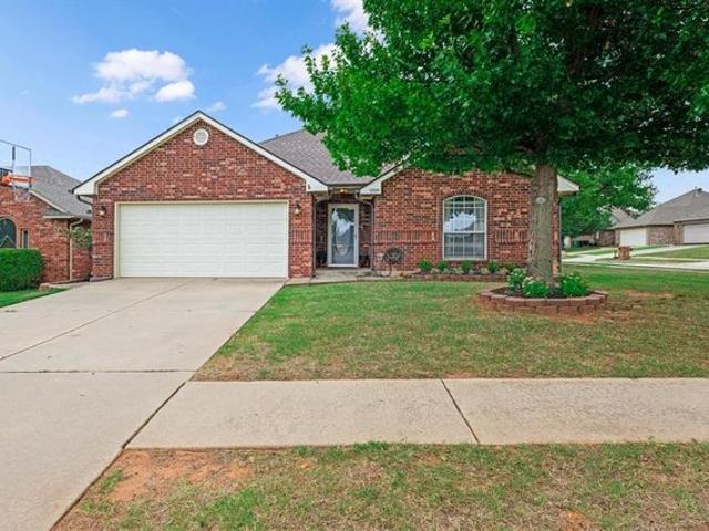 12524 SW 12th St, Yukon, OK 73099