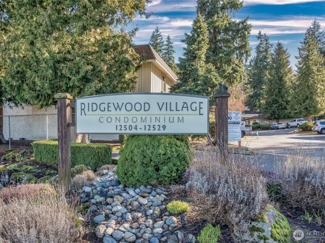 12528 NE 117th Pl, Unit E1, Kirkland, WA 98034 | MLS #2515 | Compass