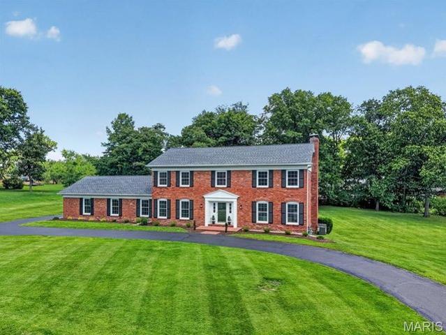 12529 Windmoor Pl, Town and Country, MO 63131