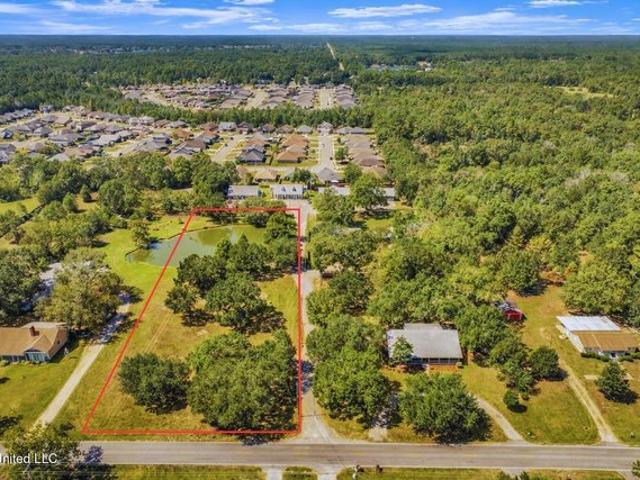 12529 Canal Rd, Gulfport, MS 39503