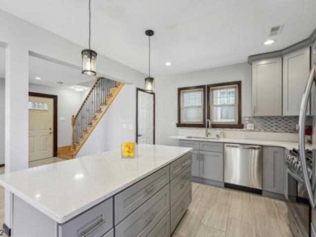 1252 Magnolia Pl