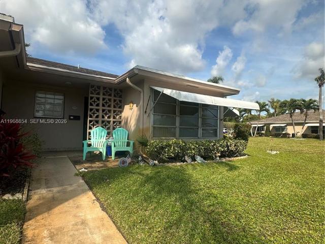 1252 Club Dr W, Unit D, Delray Beach, FL 33445 | MLS #B26035