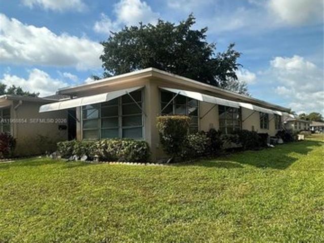 1252 Club Dr W Apt D, Delray Beach, FL 33445