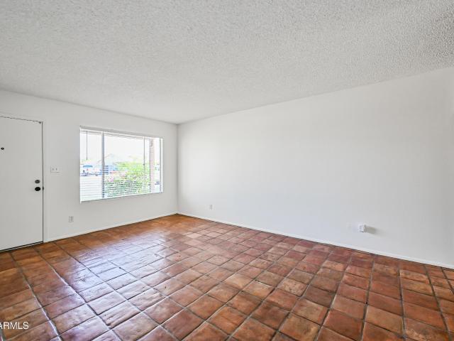 1252 E El Parque Drive