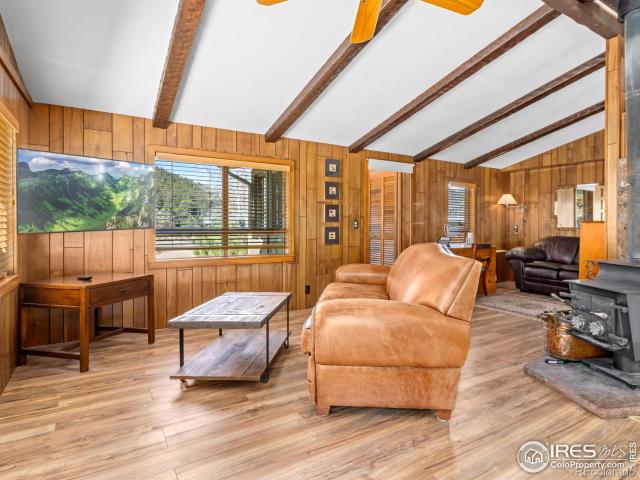1252 Giant Track Road