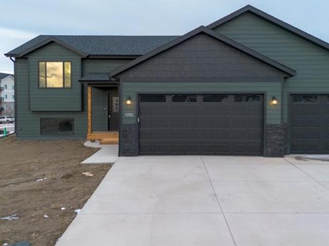 1252 Kodiak Dr, Box Elder, SD 57719