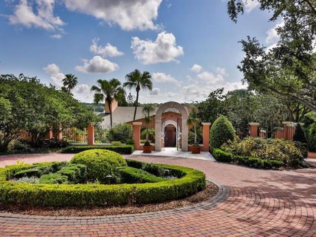 1252 Lake Point Dr, Lakeland, FL 33813