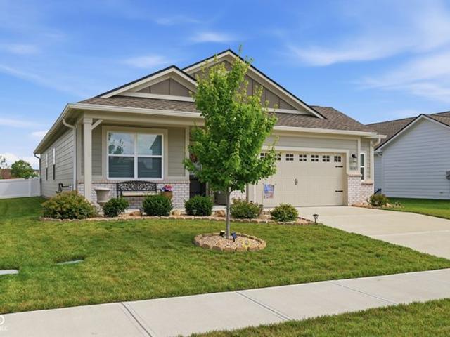 1252 Patens Dr, Greenwood, IN 46143