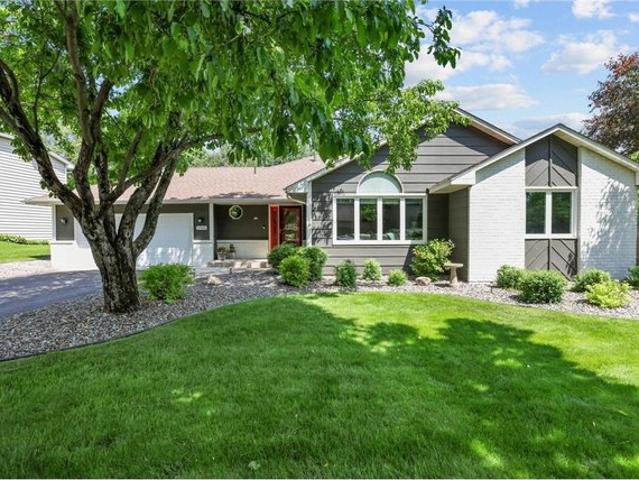 1252 th Ave N, Maple Grove, MN 55369