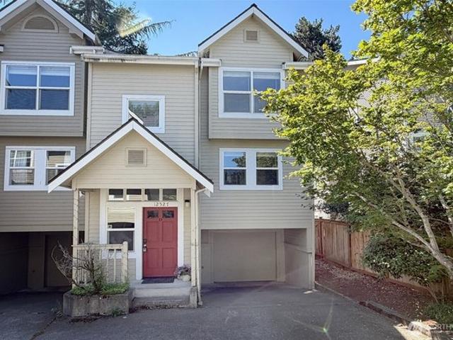 1252 th Ave NE Apt D, Seattle, WA 98125