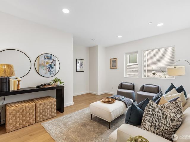 1252 th Avenue NE # B
