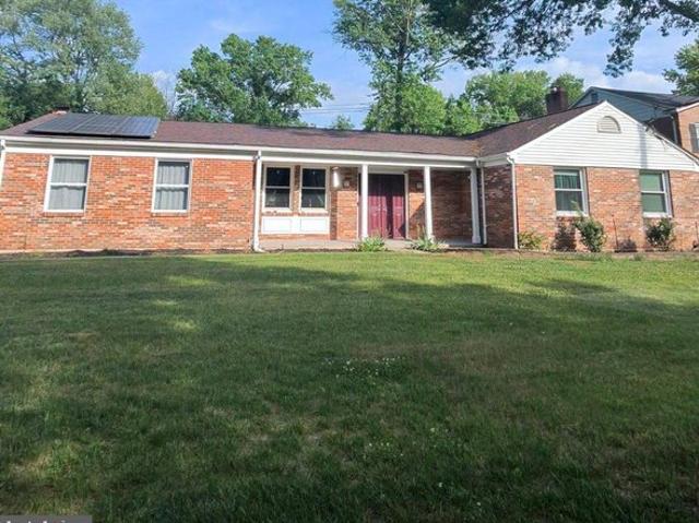 12532 Surrey Circle Dr, Fort Washington, MD 20744
