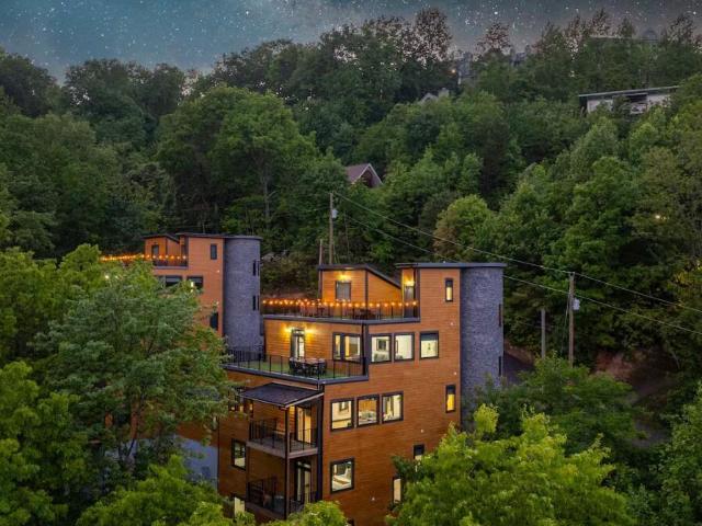 1253 Bavarian Way