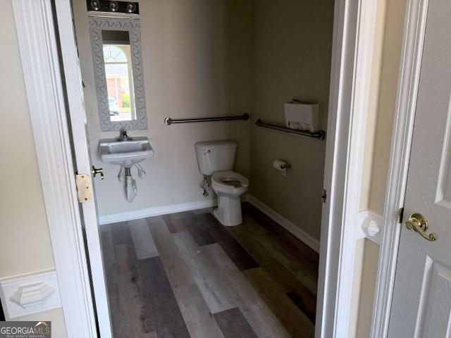 1253 Commercial Drive SW
