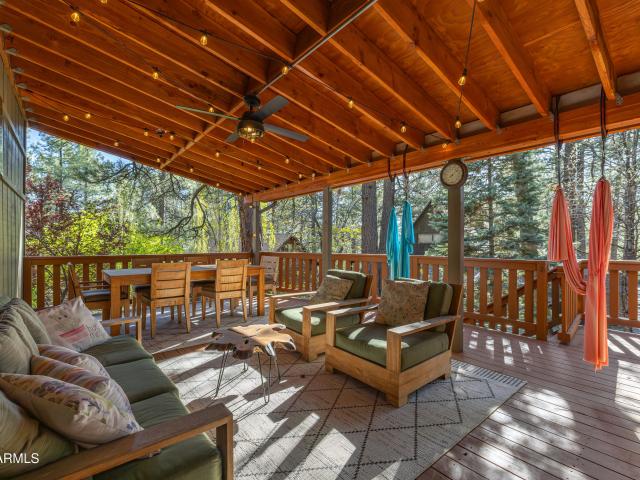1253 E Raintree Place