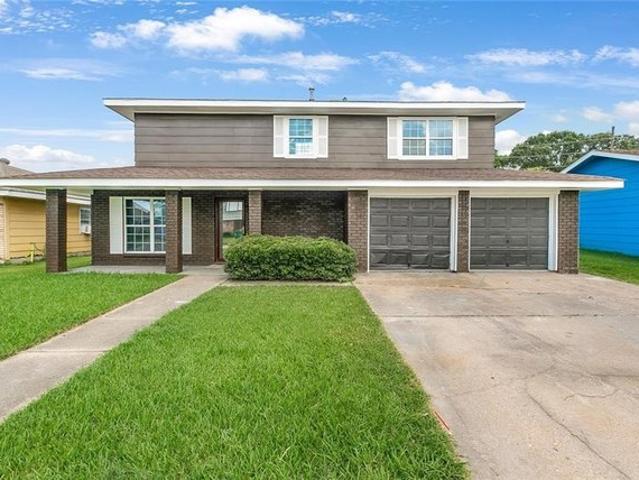 1253 Lochlomand Dr, Harvey, LA 70058